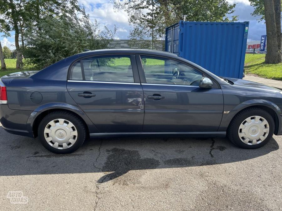 Opel Vectra 2006 in Siauliai, with an engine capacity of 1.90 L and mileage of 281 thousand km for 1200 €, photo 8 on AUTOMOTO.COM.LV