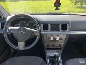 Opel Vectra 2006 in Siauliai, with an engine capacity of 1.90 L and mileage of 281 thousand km for 1200 €, photo 9 on AUTOMOTO.COM.LV