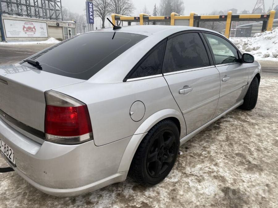 Opel Vectra 2007 in Liepaja, with an engine capacity of 1.90 L and mileage of 227 thousand km for 2500 €, photo 2 on AUTOMOTO.COM.LV