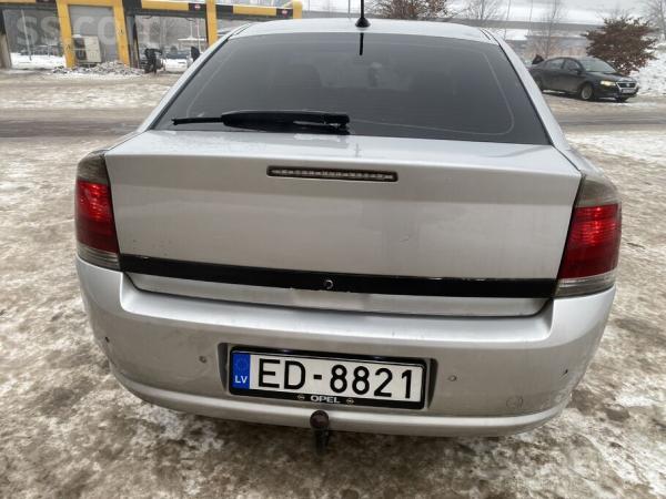 Opel Vectra 2007 in Liepaja, with an engine capacity of 1.90 L and mileage of 227 thousand km for 2500 €, photo 3 on AUTOMOTO.COM.LV