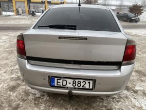 Opel Vectra 2007 in Liepaja, with an engine capacity of 1.90 L and mileage of 227 thousand km for 2500 €, photo 3 on AUTOMOTO.COM.LV