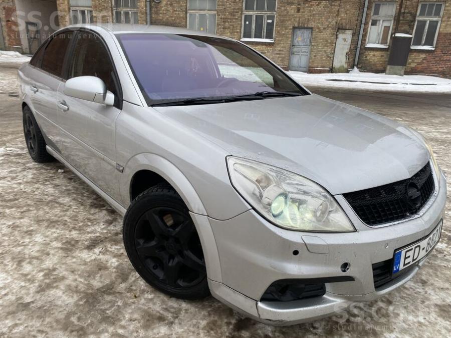 Opel Vectra 2007 in Liepaja, with an engine capacity of 1.90 L and mileage of 227 thousand km for 2500 €, photo 12 on AUTOMOTO.COM.LV