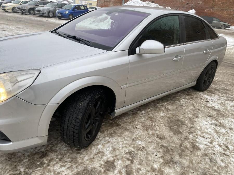 Opel Vectra 2007 in Liepaja, with an engine capacity of 1.90 L and mileage of 227 thousand km for 2500 €, photo 14 on AUTOMOTO.COM.LV