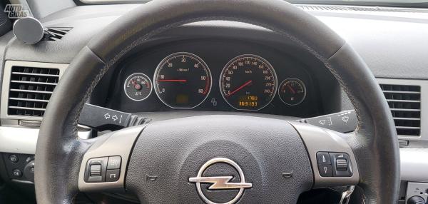 Opel Vectra 2007 Viļņa, ar dzinēja tilpumu 1.90 L un nobraukumu 364 tūkst. km par 1650 €, foto 11 vietnē AUTOMOTO.COM.LV