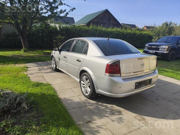 Opel Vectra 2008 in Jelgava, with an engine capacity of 1.90 L and mileage of 267 thousand km for 3000 €, photo 3 on AUTOMOTO.COM.LV