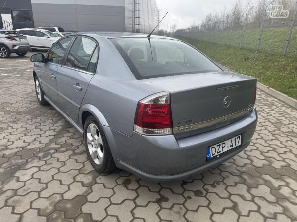 Opel Vectra 2008 in Vilnius, with an engine capacity of 1.90 L and mileage of 280 thousand km for 1500 €, photo 9 on AUTOMOTO.COM.LV