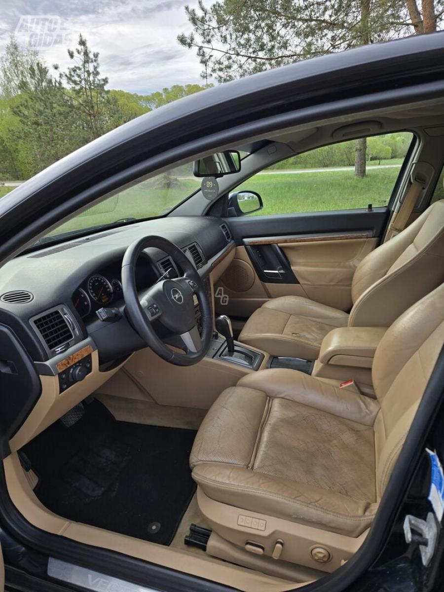 Opel Vectra 2008 in Taurage, with an engine capacity of 1.90 L and mileage of 283 thousand km for 1750 €, photo 12 on AUTOMOTO.COM.LV