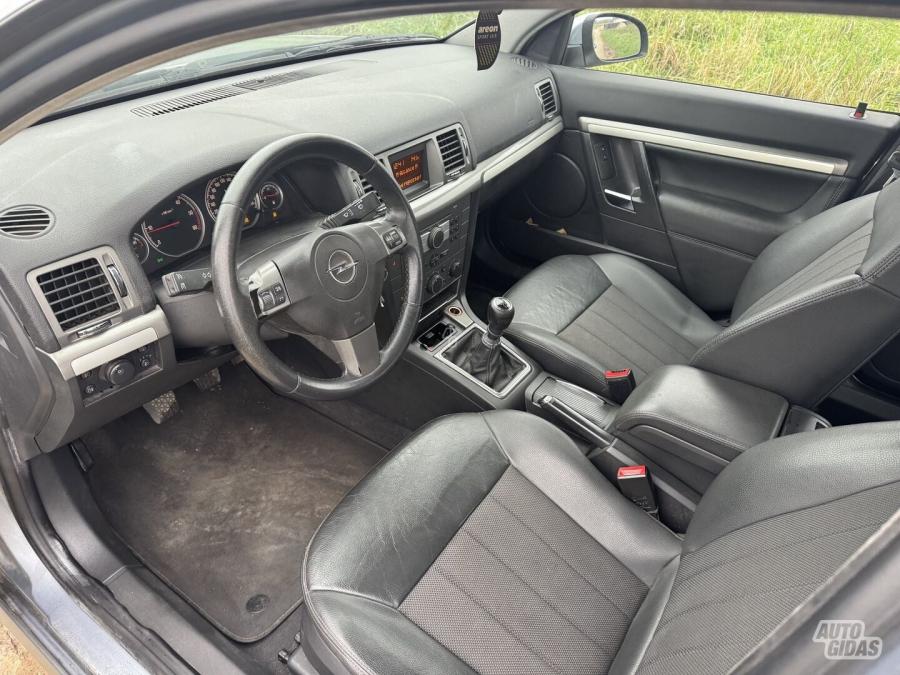 Opel Vectra 2008 Viļņa, ar dzinēja tilpumu 1.90 L un nobraukumu 280 tūkst. km par 1450 €, foto 13 vietnē AUTOMOTO.COM.LV