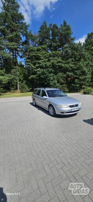 Opel Vectra 2000 Å ilutÄ vietnÄ Opel Vectra 2000 Å ilutÄ, ar dzinÄja tilpumu 2.00 L un nobraukumu 190 tÅ«kst. km par 1000 ā¬, foto 1 vietnÄ AUTOMOTO.COM.LV