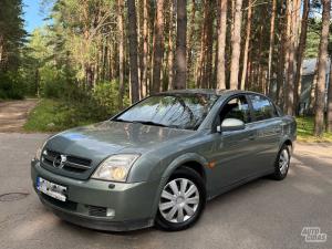 Opel Vectra 2003 in Vilnius, with an engine capacity of 2.00 L and mileage of 300 thousand km for 830 €, photo 3 on AUTOMOTO.COM.LV