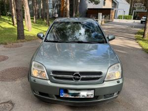 Opel Vectra 2003 in Vilnius, with an engine capacity of 2.00 L and mileage of 300 thousand km for 830 €, photo 4 on AUTOMOTO.COM.LV