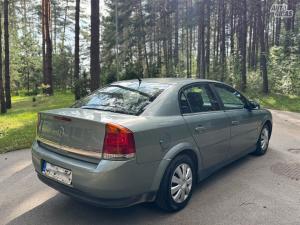 Opel Vectra 2003 in Vilnius, with an engine capacity of 2.00 L and mileage of 300 thousand km for 830 €, photo 5 on AUTOMOTO.COM.LV