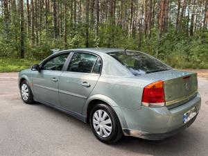 Opel Vectra 2003 in Vilnius, with an engine capacity of 2.00 L and mileage of 300 thousand km for 830 €, photo 6 on AUTOMOTO.COM.LV