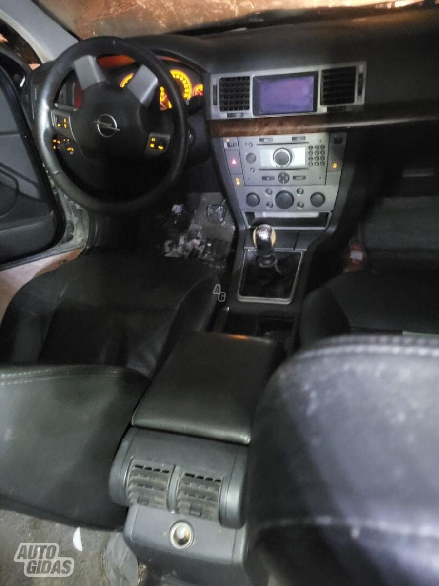 Opel Vectra 2004 in Kaunas, with an engine capacity of 1.90 L and mileage of 350 thousand km for 399 €, photo 11 on AUTOMOTO.COM.LV