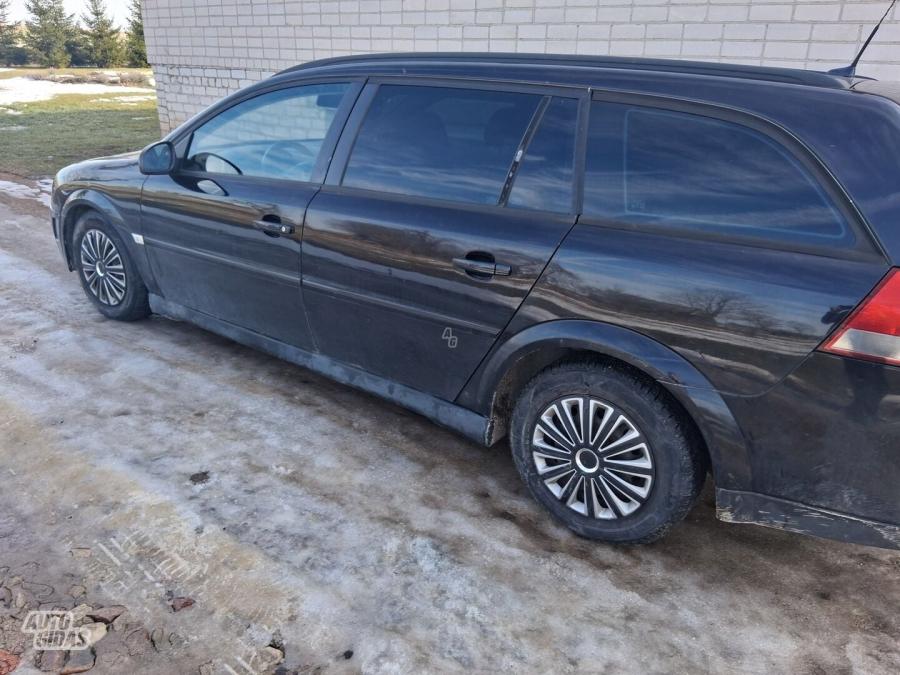 Opel Vectra 2004 Alīta, ar dzinēja tilpumu 1.90 L un nobraukumu 300 tūkst. km par 400 €, foto 3 vietnē AUTOMOTO.COM.LV