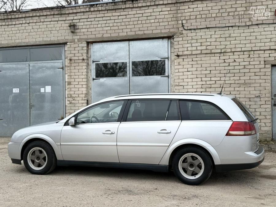 Opel Vectra 2004 in Silute, with an engine capacity of 2.20 L and mileage of 325 thousand km for 870 €, photo 4 on AUTOMOTO.COM.LV