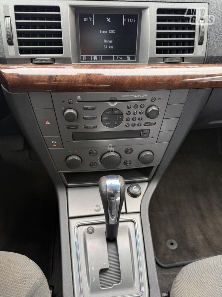 Opel Vectra 2004 in Silute, with an engine capacity of 2.20 L and mileage of 325 thousand km for 870 €, photo 13 on AUTOMOTO.COM.LV