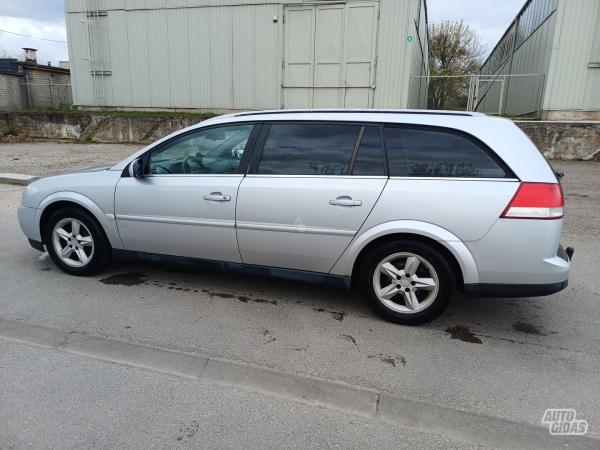 Opel Vectra 2004 in Alytus, with an engine capacity of 1.90 L and mileage of 289 thousand km for 1300 €, photo 4 on AUTOMOTO.COM.LV