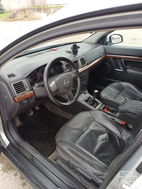 Opel Vectra 2004 in Alytus, with an engine capacity of 1.90 L and mileage of 289 thousand km for 1300 €, photo 7 on AUTOMOTO.COM.LV