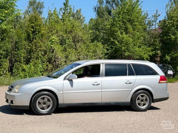 Opel Vectra 2004 in Silute, with an engine capacity of 2.20 L and mileage of 325 thousand km for 850 €, photo 2 on AUTOMOTO.COM.LV