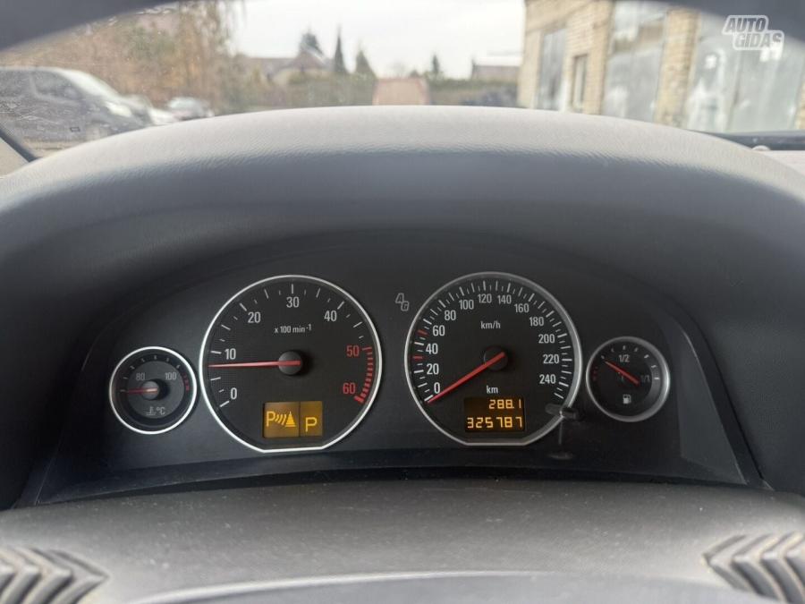 Opel Vectra 2004 in Silute, with an engine capacity of 2.20 L and mileage of 325 thousand km for 790 €, photo 12 on AUTOMOTO.COM.LV