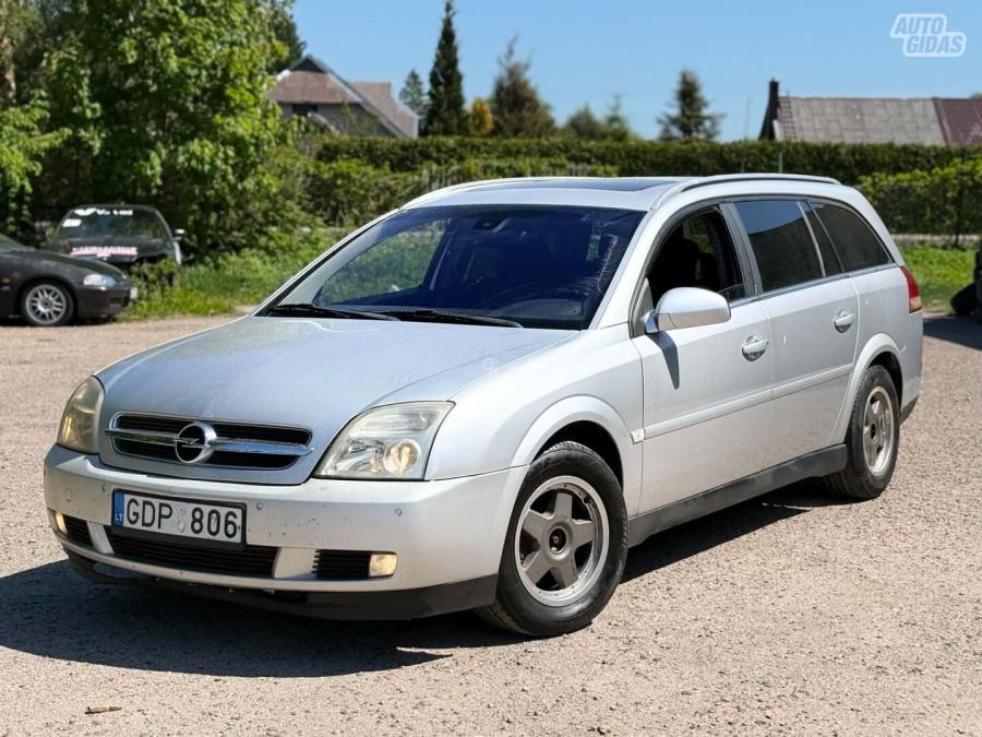 Opel Vectra 2004 in Silute, with an engine capacity of 2.20 L and mileage of 325 thousand km for 780 €, photo 1 on AUTOMOTO.COM.LV