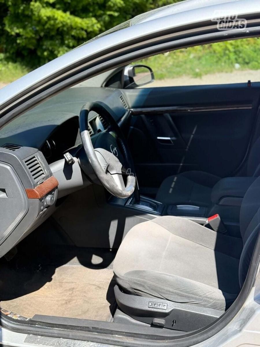 Opel Vectra 2004 in Silute, with an engine capacity of 2.20 L and mileage of 325 thousand km for 780 €, photo 8 on AUTOMOTO.COM.LV