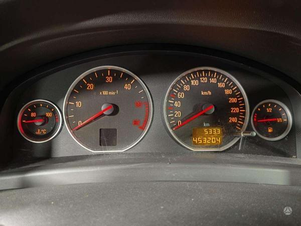 Opel Vectra 2004 in Vilnius, with an engine capacity of 2.17 L and mileage of 450 thousand km for 1500 €, photo 1 on AUTOMOTO.COM.LV