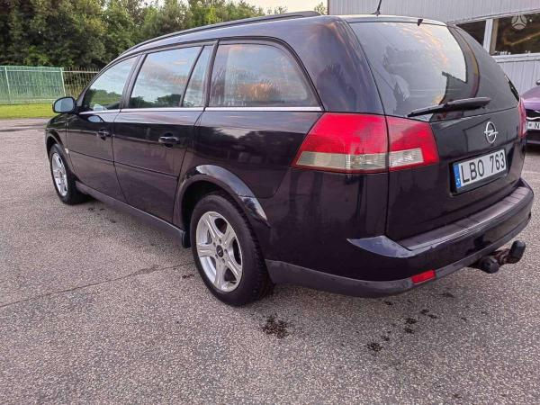 Opel Vectra 2004 in Vilnius, with an engine capacity of 2.17 L and mileage of 450 thousand km for 1500 €, photo 7 on AUTOMOTO.COM.LV