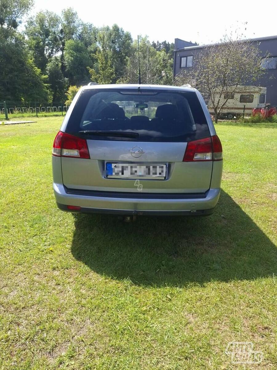 Opel Vectra 2004 in Prienai, with an engine capacity of 2.20 L and mileage of 389 thousand km for 700 €, photo 4 on AUTOMOTO.COM.LV