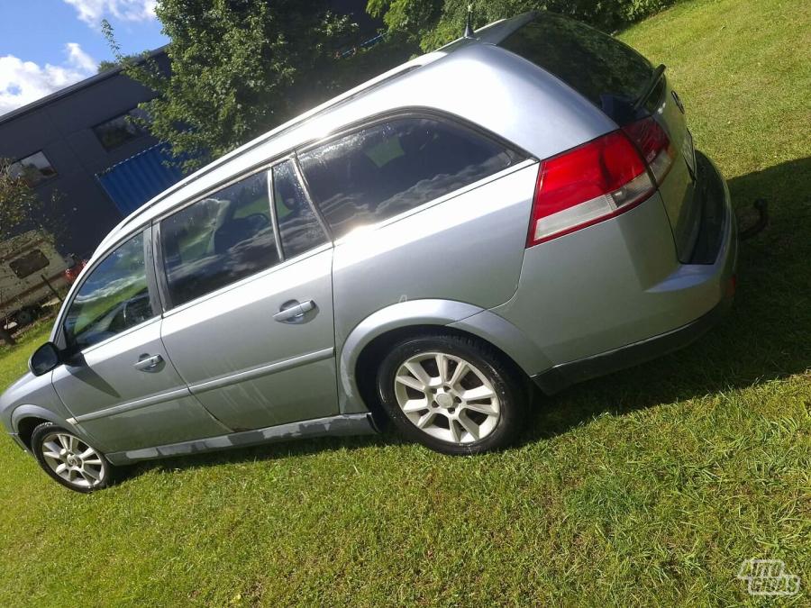 Opel Vectra 2004 in Prienai, with an engine capacity of 2.20 L and mileage of 389 thousand km for 700 €, photo 7 on AUTOMOTO.COM.LV