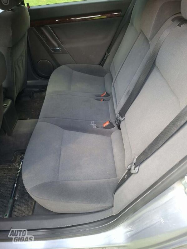 Opel Vectra 2004 in Prienai, with an engine capacity of 2.20 L and mileage of 389 thousand km for 700 €, photo 9 on AUTOMOTO.COM.LV
