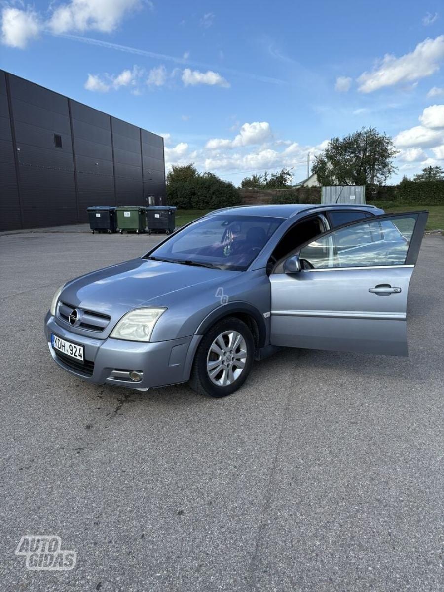 Opel Vectra 2004 in Jonava, with an engine capacity of 2.20 L and mileage of 240 thousand km for 800 €, photo 1 on AUTOMOTO.COM.LV