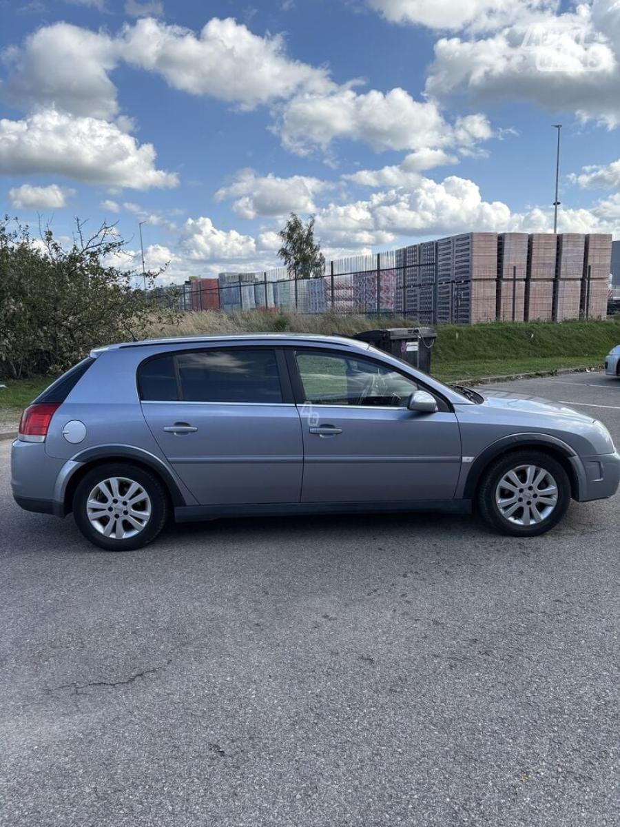 Opel Vectra 2004 in Jonava, with an engine capacity of 2.20 L and mileage of 240 thousand km for 800 €, photo 4 on AUTOMOTO.COM.LV