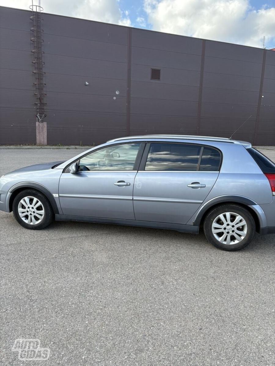 Opel Vectra 2004 in Jonava, with an engine capacity of 2.20 L and mileage of 240 thousand km for 800 €, photo 7 on AUTOMOTO.COM.LV
