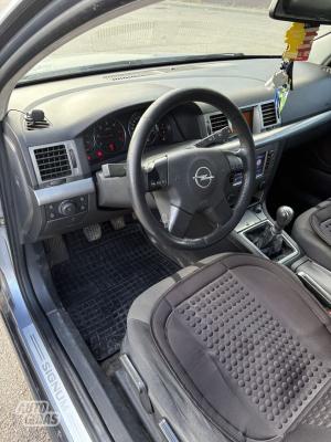 Opel Vectra 2004 in Jonava, with an engine capacity of 2.20 L and mileage of 240 thousand km for 800 €, photo 8 on AUTOMOTO.COM.LV