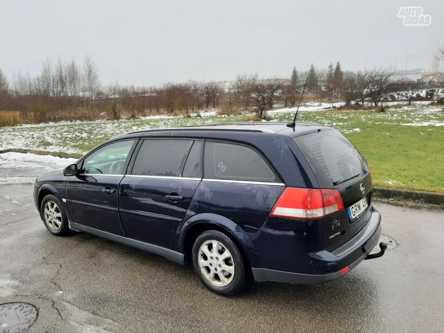 Opel Vectra 2005 Šauļi, ar dzinēja tilpumu 2.20 L un nobraukumu 380 tūkst. km par 950 €, foto 5 vietnē AUTOMOTO.COM.LV