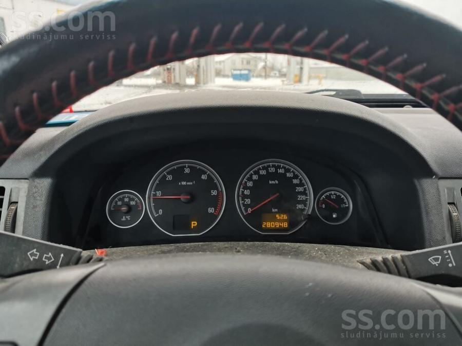 Opel Vectra 2005 in Daugavpils, with an engine capacity of 1.90 L and mileage of 280 thousand km for 1599 €, photo 7 on AUTOMOTO.COM.LV