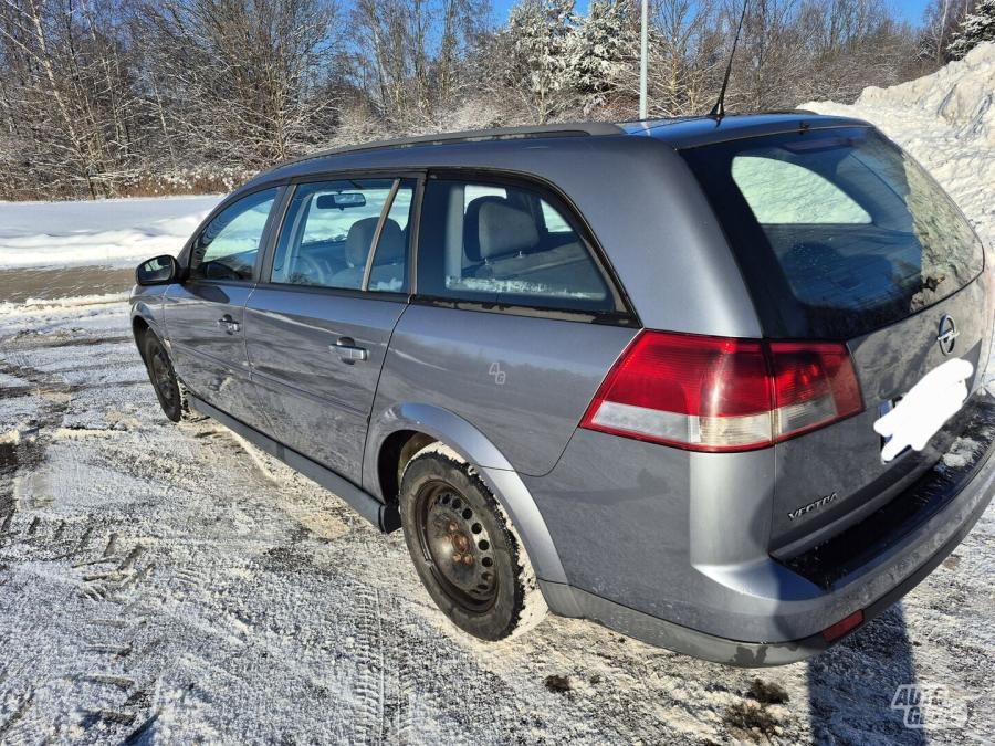 Opel Vectra 2005 in Vilnius, with an engine capacity of 1.90 L and mileage of 235 thousand km for 499 €, photo 10 on AUTOMOTO.COM.LV