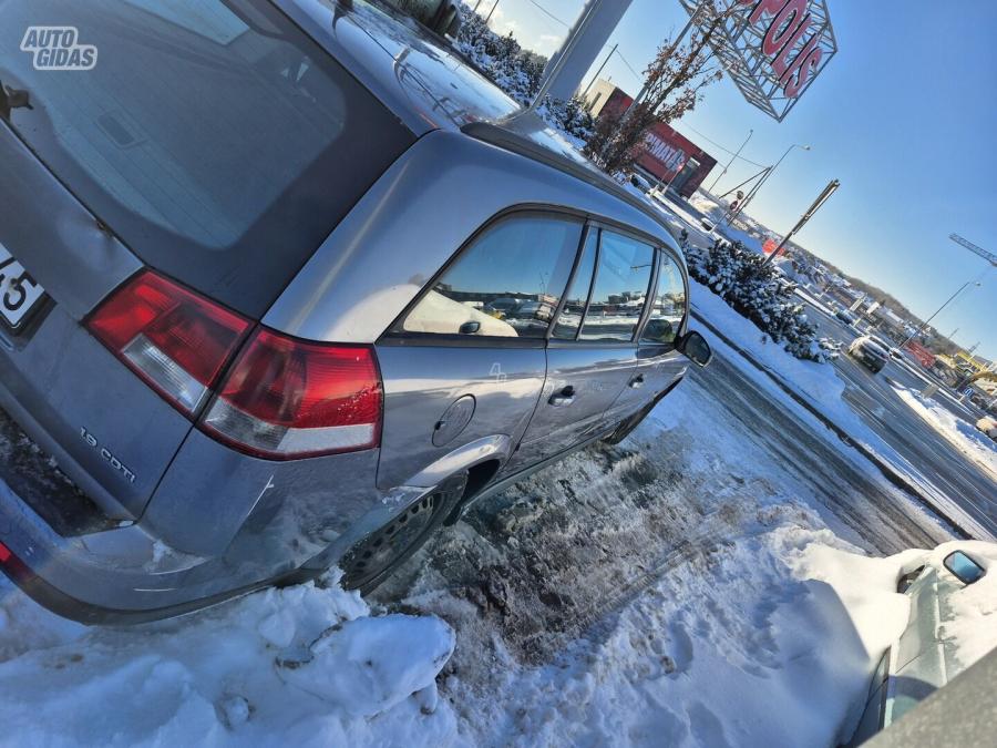 Opel Vectra 2005 in Vilnius, with an engine capacity of 1.90 L and mileage of 235 thousand km for 499 €, photo 11 on AUTOMOTO.COM.LV