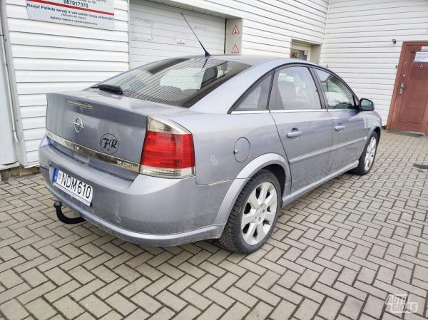 Opel Vectra 2005 in Bliudziai, with an engine capacity of 1.90 L and mileage of 320 thousand km for 1530 €, photo 5 on AUTOMOTO.COM.LV