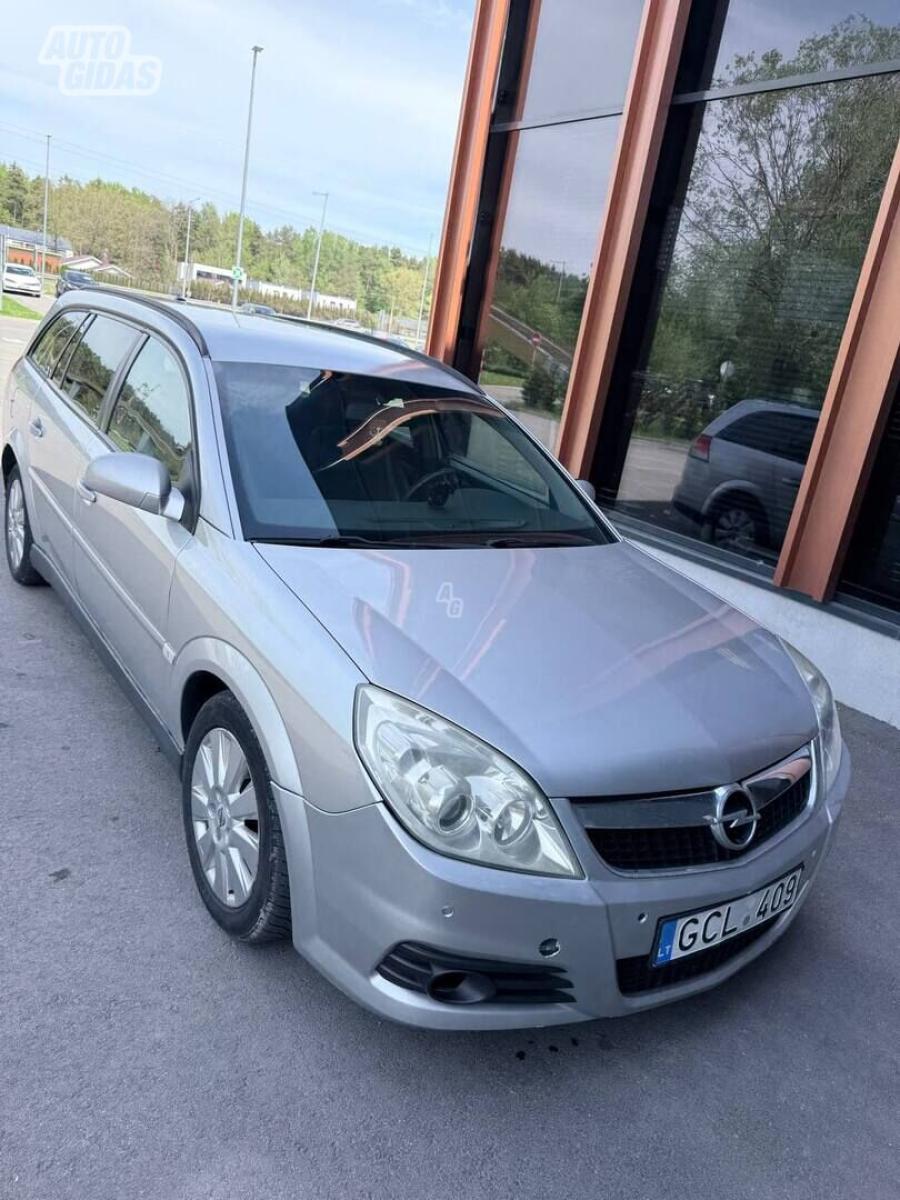 Opel Vectra 2005 in Kaunas, with an engine capacity of 1.90 L and mileage of 331 thousand km for 1150 €, photo 1 on AUTOMOTO.COM.LV
