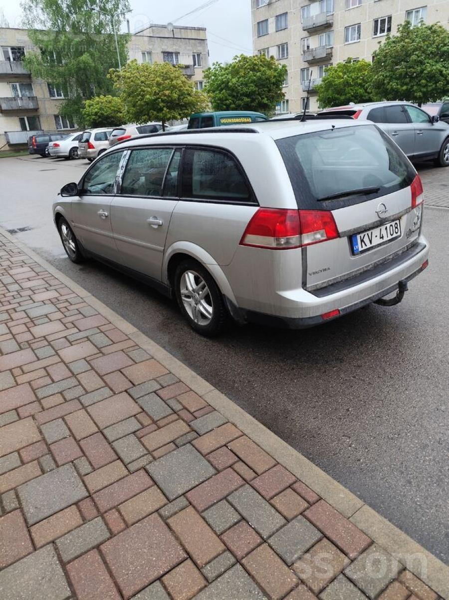 Opel Vectra 2005 Jēkabpils, ar dzinēja tilpumu 1.90 L un nobraukumu 291 tūkst. km par 900 €, foto 4 vietnē AUTOMOTO.COM.LV