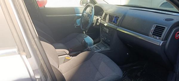 Opel Vectra 2005 Tallina, ar dzinēja tilpumu 1.90 L un nobraukumu 300 tūkst. km par 500 €, foto 2 vietnē AUTOMOTO.COM.LV