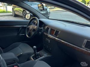 Opel Vectra 2005 in Vilnius, with an engine capacity of 1.90 L and mileage of 310 thousand km for 800 €, photo 14 on AUTOMOTO.COM.LV
