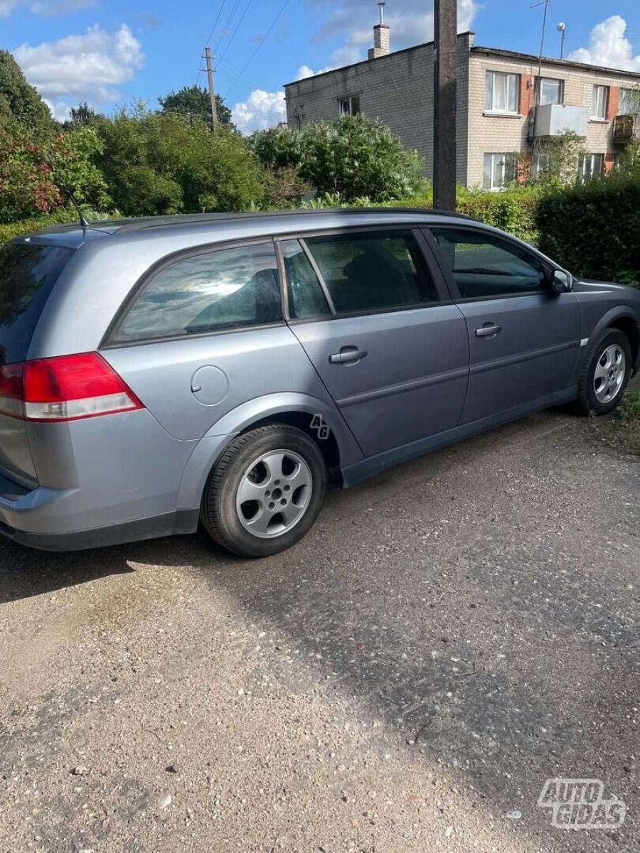 Opel Vectra 2005 in Vilnius, with an engine capacity of 1.90 L and mileage of 250 thousand km for 900 €, photo 7 on AUTOMOTO.COM.LV