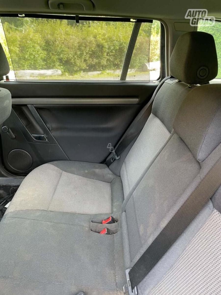 Opel Vectra 2005 in Vilnius, with an engine capacity of 1.90 L and mileage of 250 thousand km for 900 €, photo 11 on AUTOMOTO.COM.LV