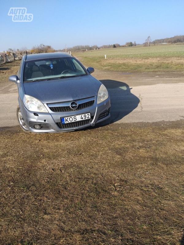 Opel Vectra 2006 in Vilnius, with an engine capacity of 1.90 L and mileage of 295 thousand km for 550 €, photo 1 on AUTOMOTO.COM.LV