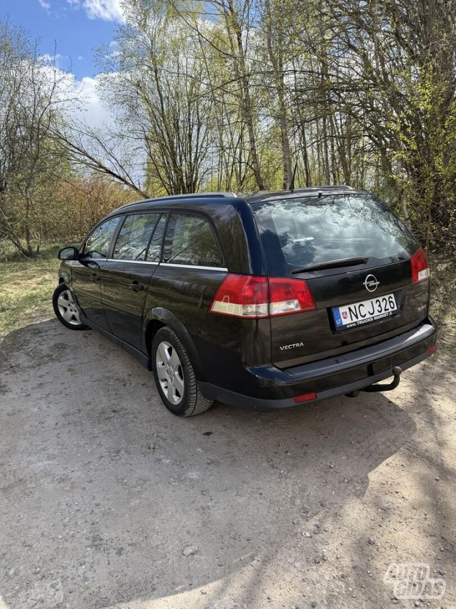 Opel Vectra 2006 Viļņa, ar dzinēja tilpumu 1.90 L un nobraukumu 309 tūkst. km par 1800 €, foto 5 vietnē AUTOMOTO.COM.LV