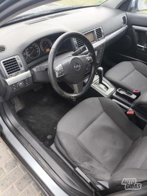 Opel Vectra 2006 Viļņa, ar dzinēja tilpumu 2.20 L un nobraukumu 349 tūkst. km par 850 €, foto 10 vietnē AUTOMOTO.COM.LV